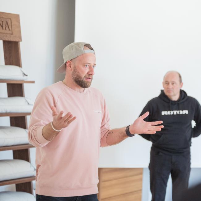 Gesund schlafen: Schlafexperte Philipp Amann verrät, wie es gelingt ...